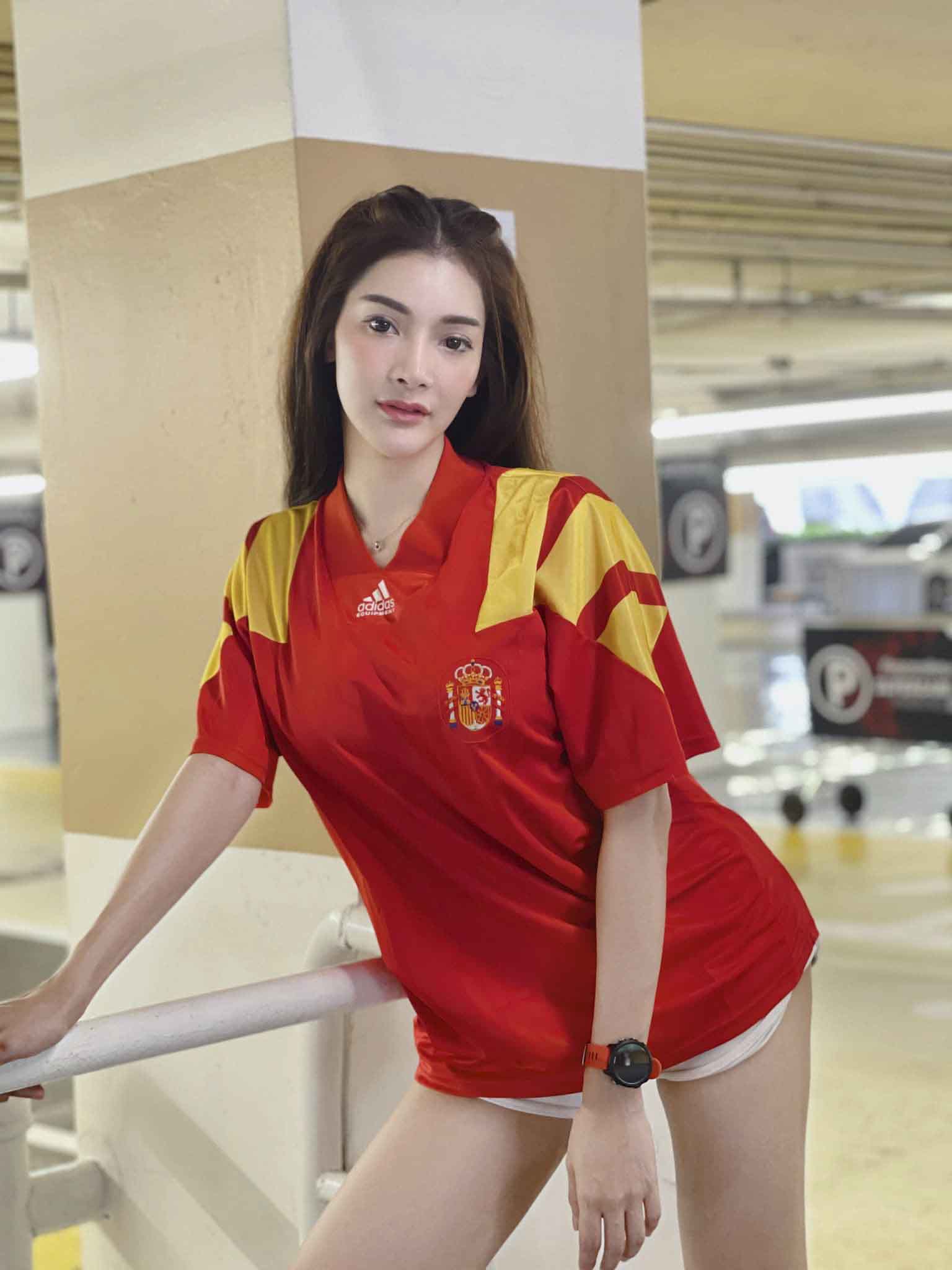 เปิดวาร์ป น้องอาย พรทปวีญ์ นางแบบสุดเซ็กซี่งานดีOnlyfans กองเชียร์ลิเวอร์พูล - บอลVAR (ballvar ...